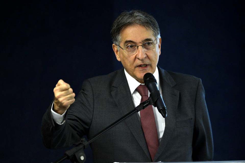 Fernando Pimentel volta a ser alvo de operação da Polícia Federal ...