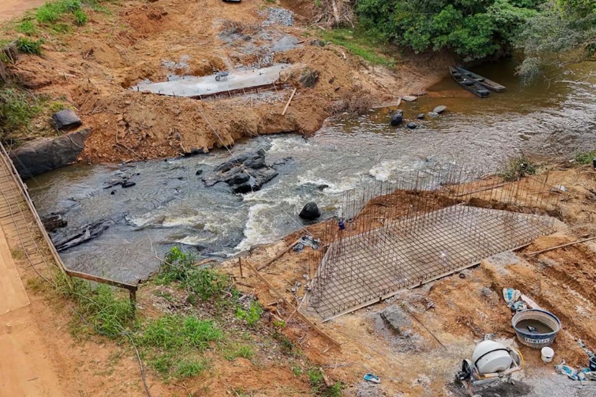 Prefeitura avança na construção da ponte de concreto e aço sobre o Rio ...